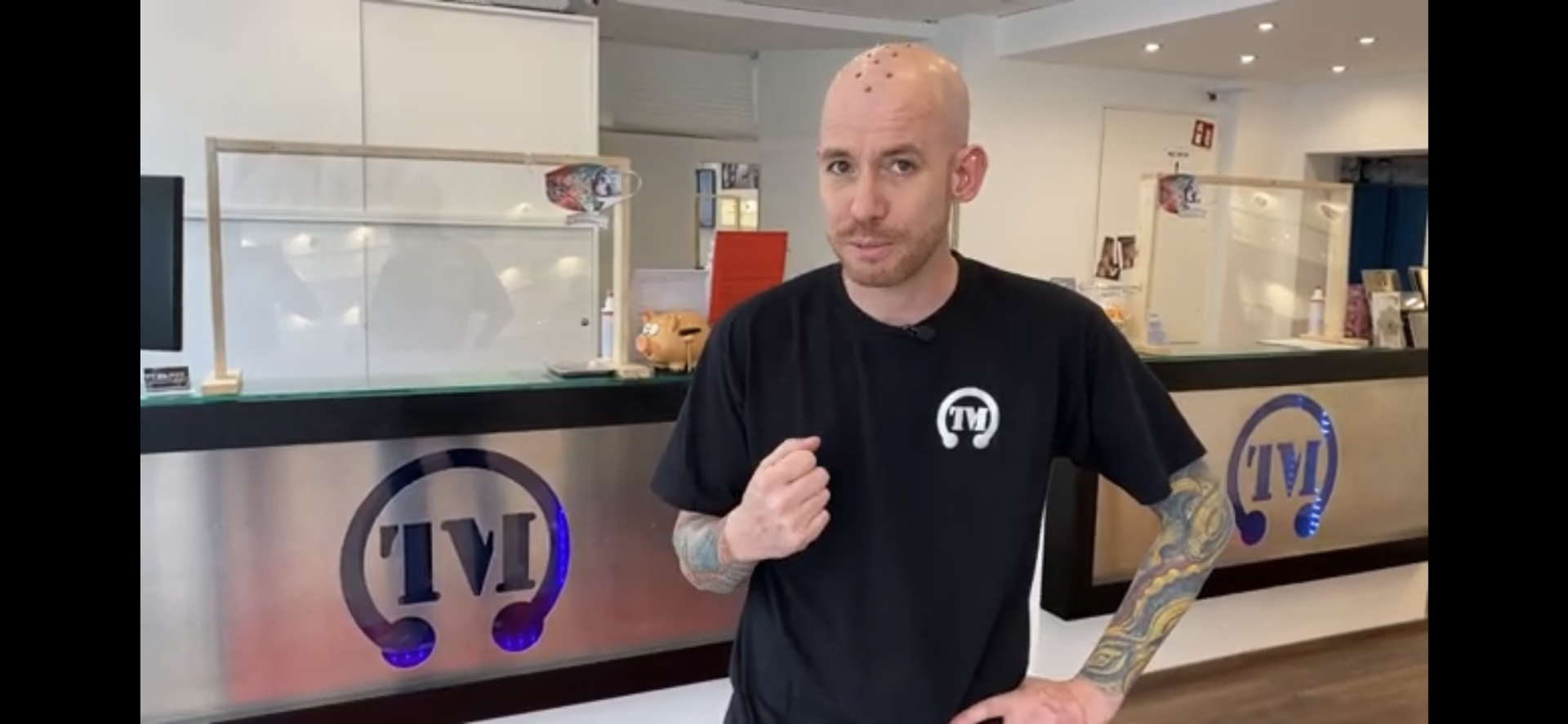 Scoop-Piercing & Snakeeye-Piercing • Tempel München Piercingstudio